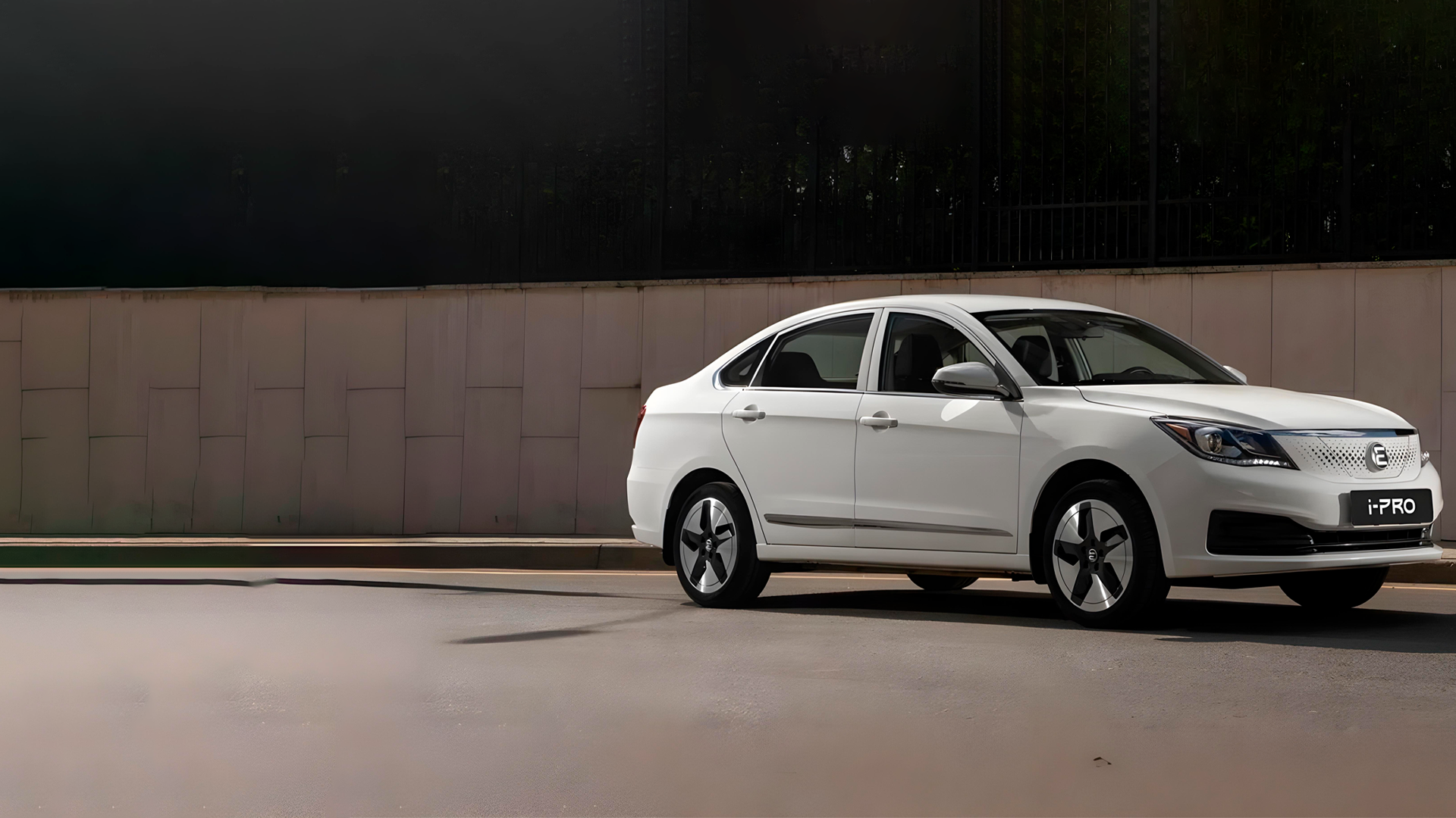 EVOLUTE i-PRO 2025 – обзор модели: характеристики, цены и комплектации, поиск дилера ...